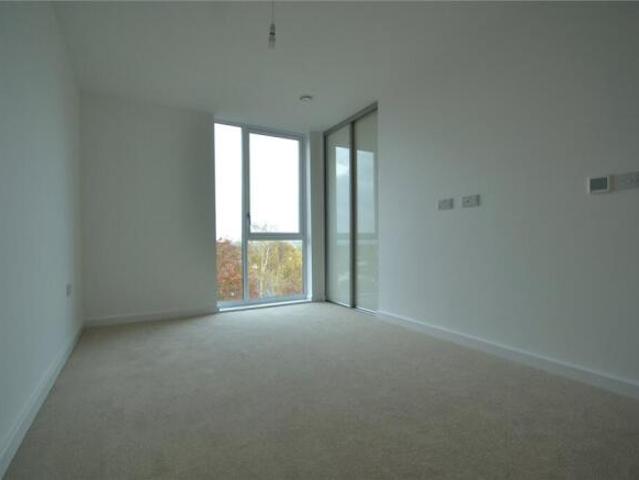 2 bedroom apartment for rent in Summit House, Glebe Way, West Wickham, BR4