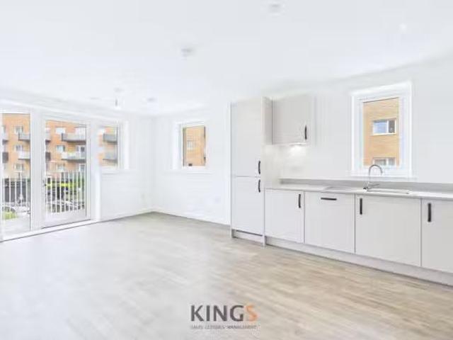 2 bedroom apartment for rent in Summit Road, Ridge House Summi.