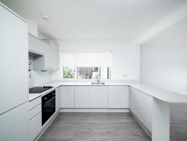 2 bedroom apartment for rent in Sunningfields Road, Hendon NW4