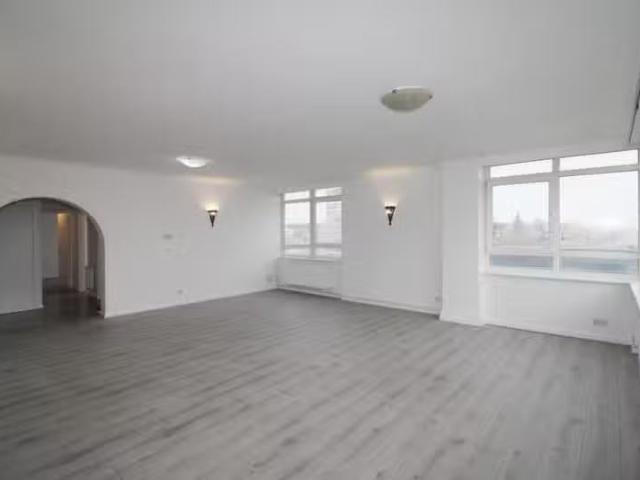 2 bedroom apartment for rent in Susinteraction Heights, 14 St.