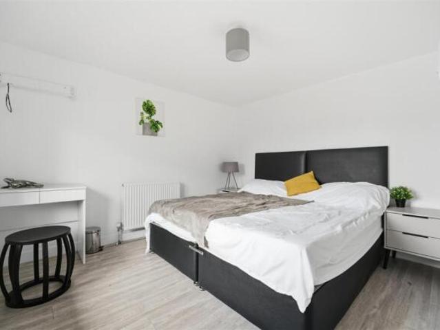 2 bedroom apartment for rent in Sutton Lane, Slough, SL3