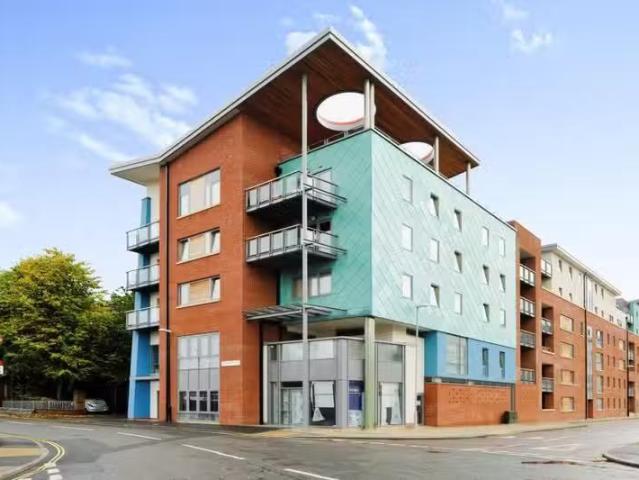 2 bedroom apartment for rent in Sweetman Place St. Phillips.