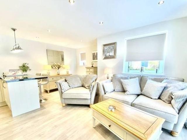 2 bedroom apartment for rent in Sycamore Court Carrington Lane Sale Greater Manchester M33