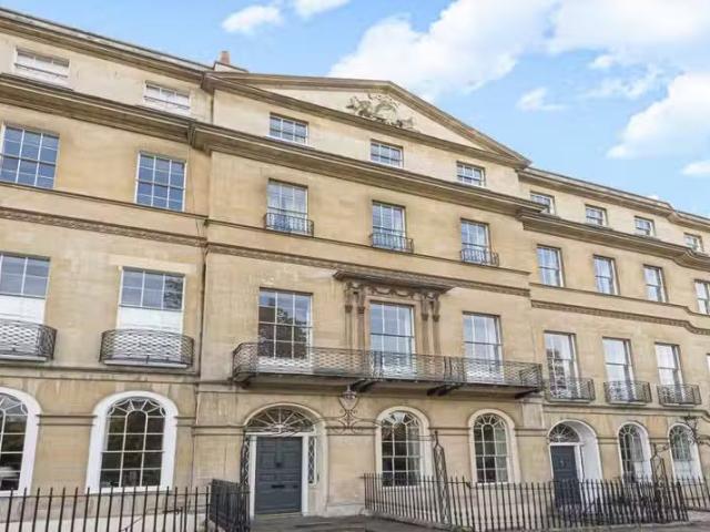 2 bedroom apartment for rent in Sydney Place Bath BA2