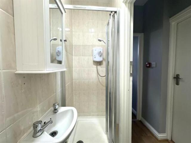 2 bedroom apartment for rent in Sydney Road, Turnpike Lane, N8