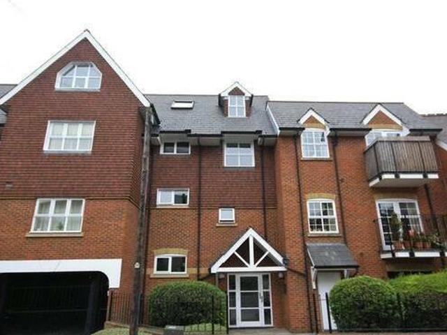 2 bedroom apartment for rent in Sydenham Road Guildford Surrey GU1