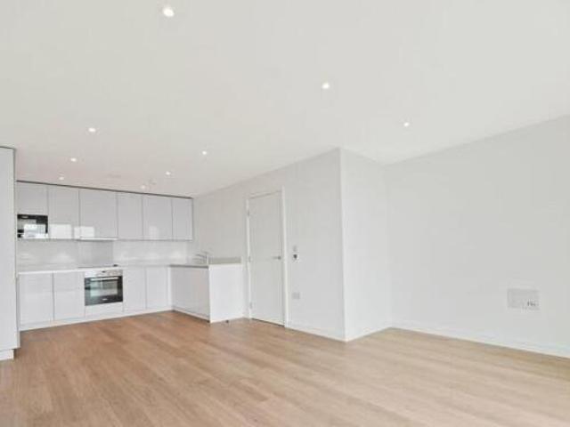 2 Bedroom Apartment For Rent In Saffron Central Square, Croydon