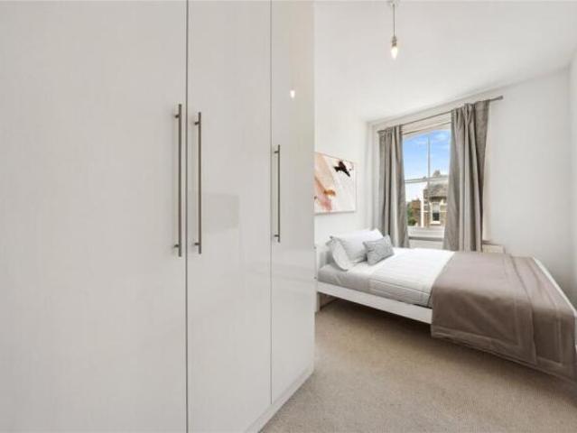 2 bedroom apartment for rent in Salcott Road, London, SW11
