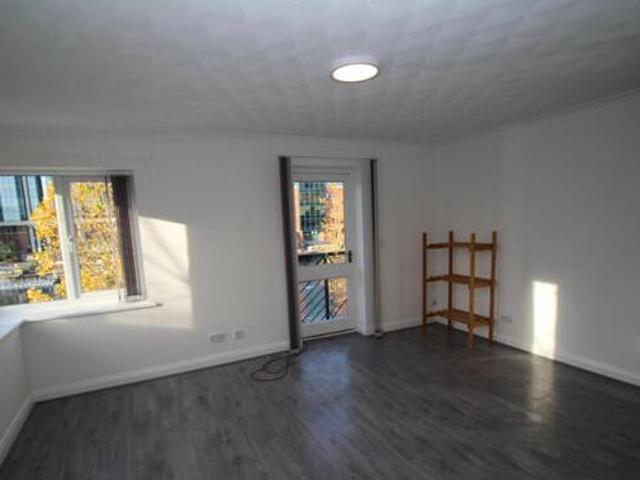 2 Bedroom Apartment For Rent In Salford, Lancashire