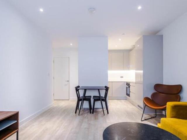 2 Bedroom Apartment For Rent In Salford, Lancashire