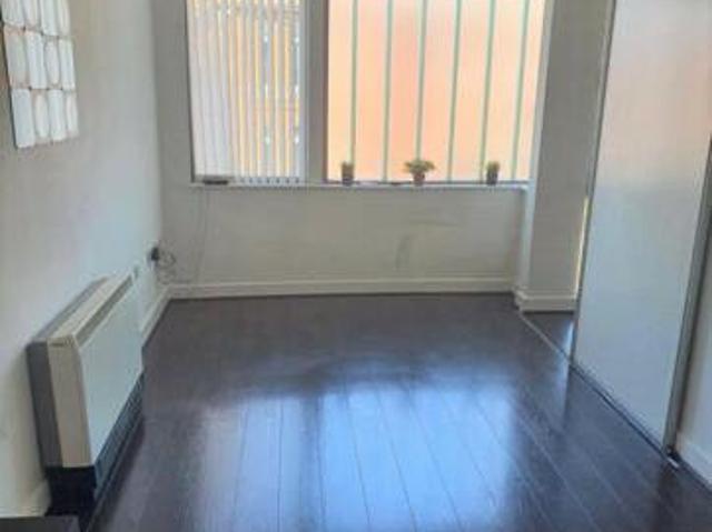 2 Bedroom Apartment For Rent In Salford, Lancashire