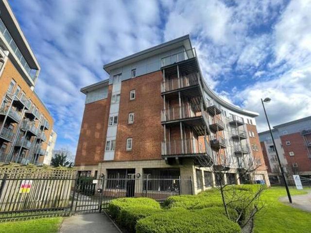 2 Bedroom Apartment For Rent In Salford Quays, Salford