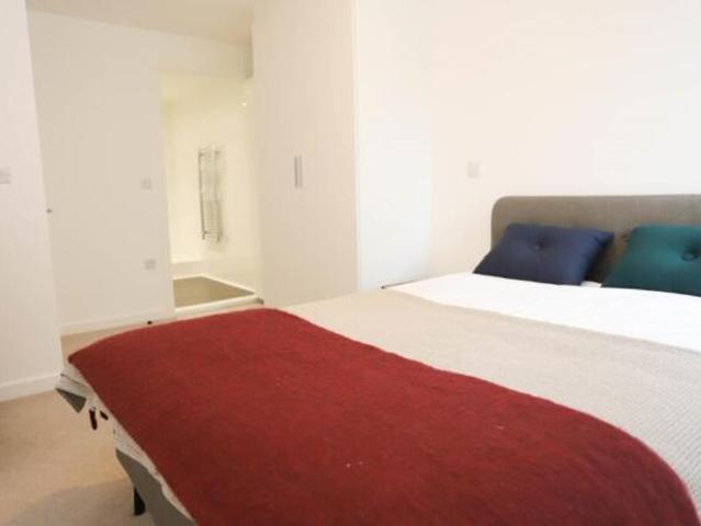 2 bedroom apartment for rent in Salford Quays Salford M50