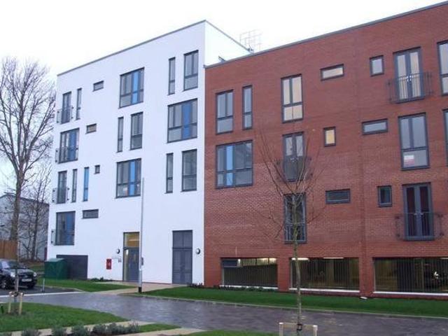 2 bedroom apartment for rent in Salvisburg Court Otto Road AL7