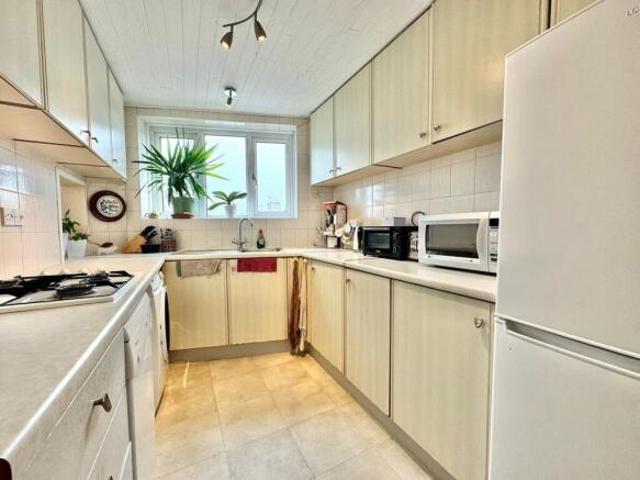 2 bedroom apartment for rent in Sandbanks Road, Lilliput, Poole, BH14