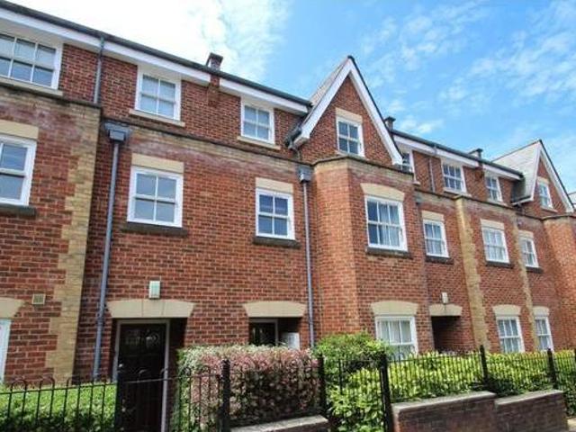 2 bedroom apartment for rent in Sandfield Court The Bars Guildford Surrey GU1
