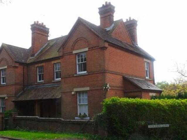 2 Bedroom Apartment For Rent In Sandhurst, Berkshire