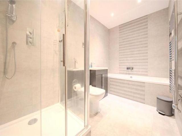 2 bedroom apartment for rent in Sandringham House, 501 Harrogate Road, Leeds, West Yorkshire, LS17