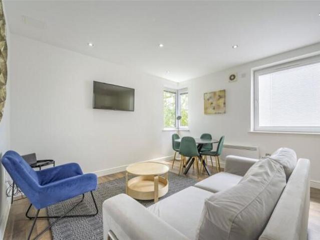 2 bedroom apartment for rent in Sanford Street, Swindon, SN1