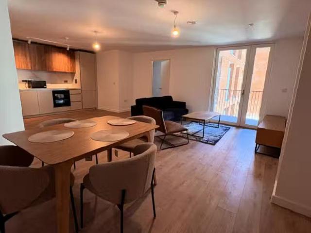 2 bedroom apartment for rent in Sapphire Court, Bradford Stree.
