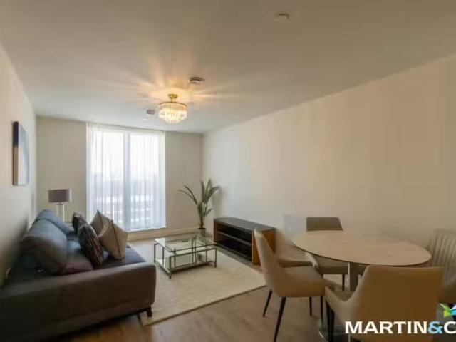 2 bedroom apartment for rent in Sapphire Court, Bradford Stree.