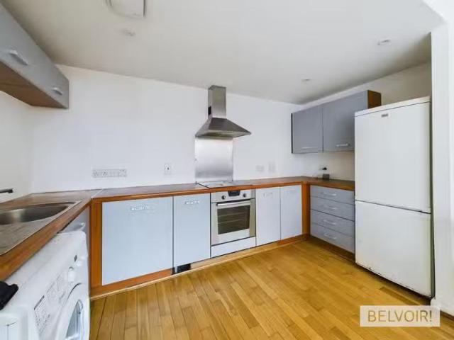 2 bedroom apartment for rent in Sapphire Heights, Tenby Street.
