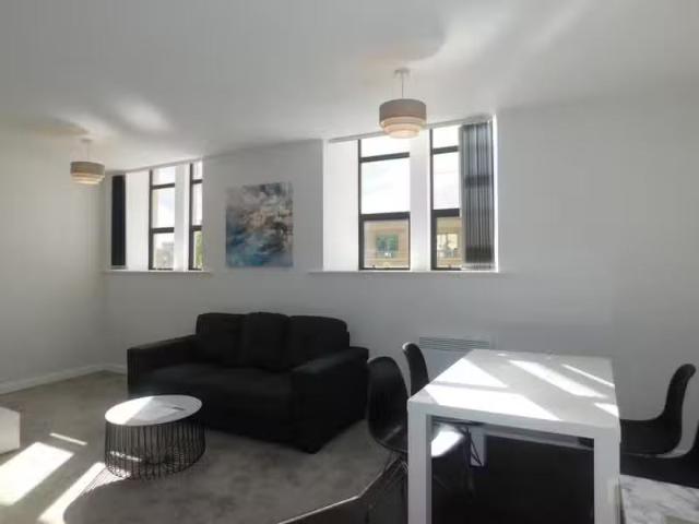 2 bedroom apartment for rent in School Apartments, Captain Str.