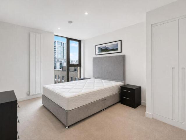 2 bedroom apartment for rent in Schooner Road, London, E16
