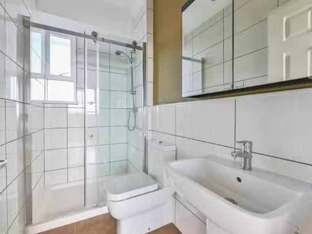 2 bedroom apartment for rent in Scotia Building, London, E1W 3.