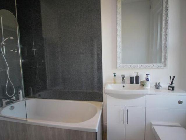 2 bedroom apartment for rent in Sea View Road, SR2