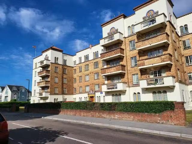 2 bedroom apartment for rent in Sea Road, Bournemouth, BH5