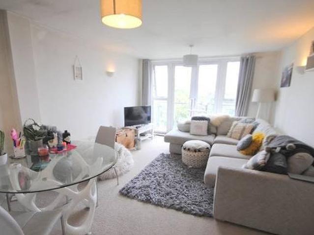 2 bedroom apartment for rent in Sea Road Bournemouth Dorset BH5