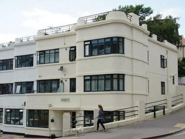 2 bedroom apartment for rent in Sea Road Bournemouth Dorset BH5