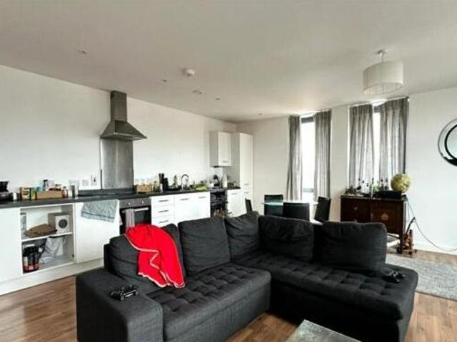 2 Bedroom Apartment For Rent In Shepherds Bush, London