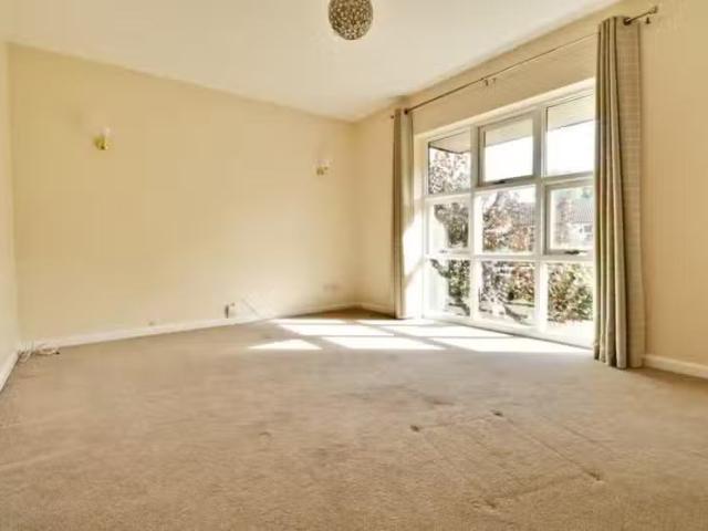 2 bedroom apartment for rent in Shortlands Road, Bromley, BR2