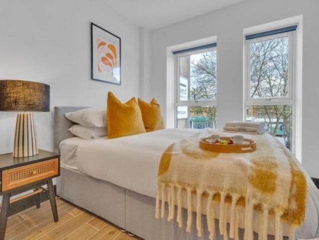2 bedroom apartment for rent in Sia Court, High Road, London, N12