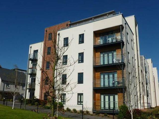 2 bedroom apartment for rent in Sinclair Drive RG21