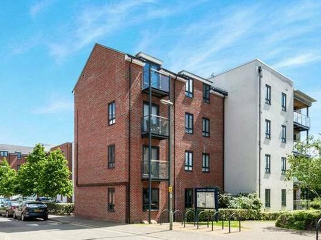 2 bedroom apartment for rent in Sinclair Drive RG21