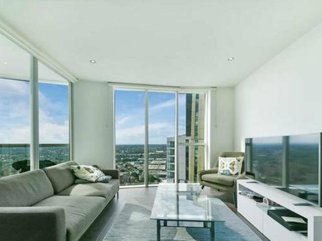 2 bedroom apartment for rent in Sky Gardens Nine Elms London SW11 SW8