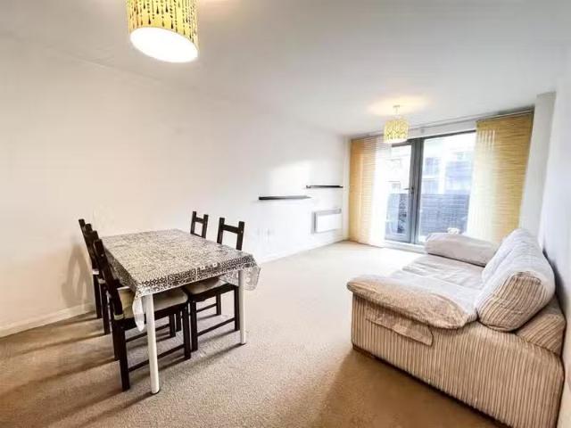 2 bedroom apartment for rent in Skyline, 165 Granville Street.