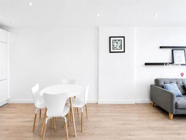 2 bedroom apartment for rent in Skyline Apartments, Devan Grove, London, N4