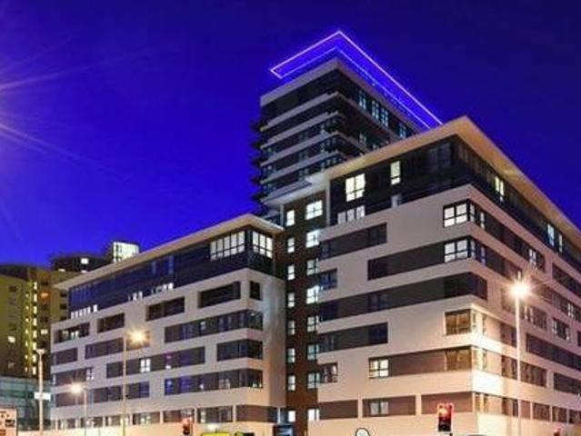 2 bedroom apartment for rent in Skyline Plaza RG21