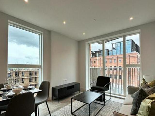 2 Bedroom Apartment For Rent In Slough, London