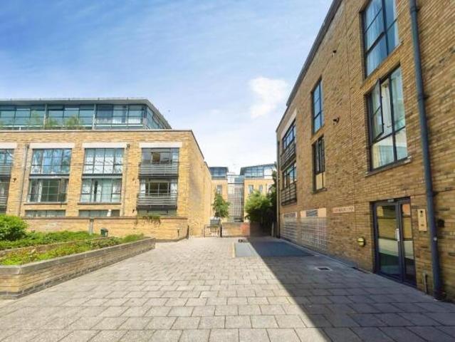 2 bedroom apartment for rent in Soap House Lane, Brentford, TW8