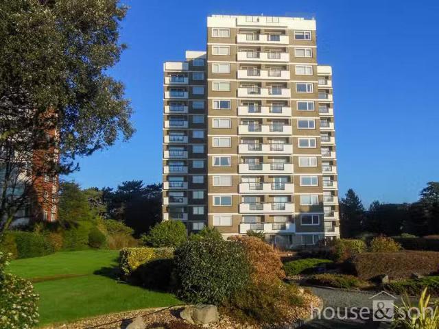 2 bedroom apartment for rent in Solent Pines, Manor Road, Bour.
