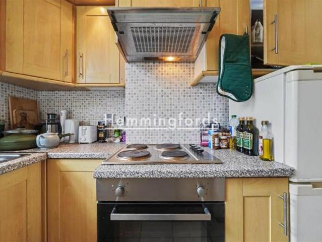 2 bedroom apartment for rent in Somerfield Road, London, N4