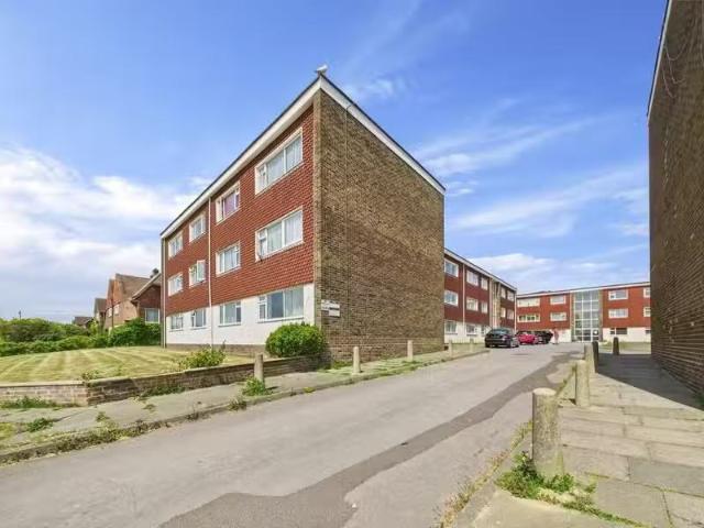 2 bedroom apartment for rent in Sompting Road, Lancing, BN15