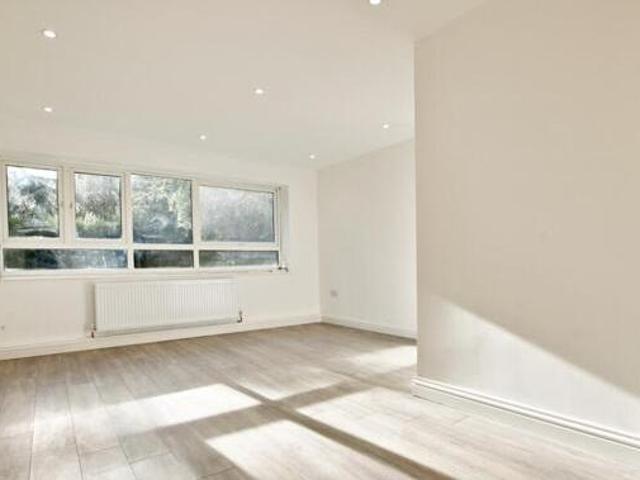 2 Bedroom Apartment For Rent In South Croydon
