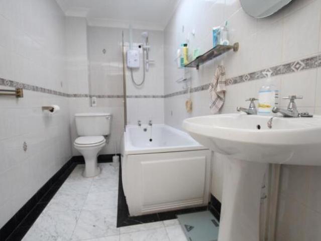 2 bedroom apartment for rent in South Parade Mansions Clifton, BS8