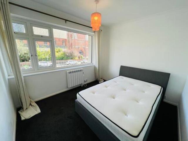 2 bedroom apartment for rent in South Street, EASTBOURNE, BN21